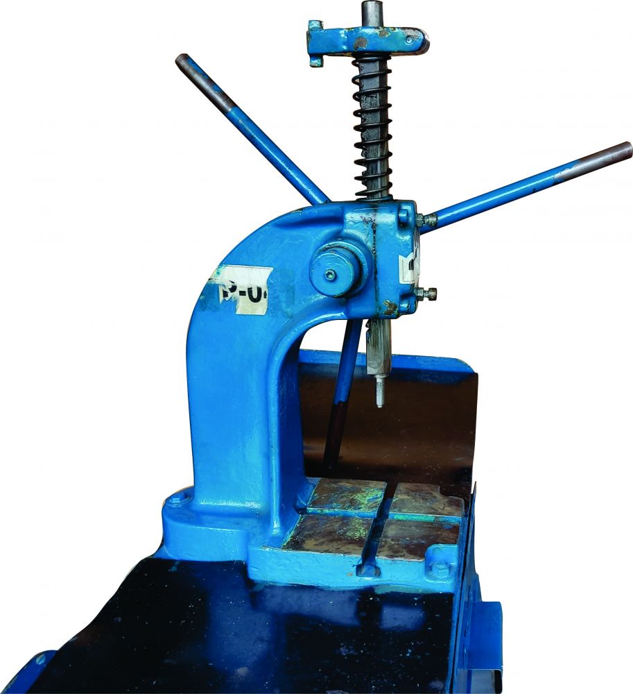 Ipanema maquinas - Prensa manual com bancada